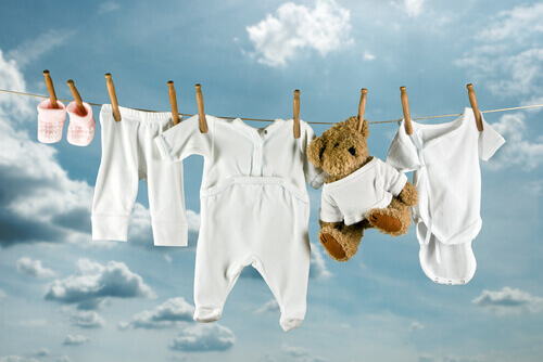 Comment éliminer les taches sur les vêtements des enfants ? - Être parents