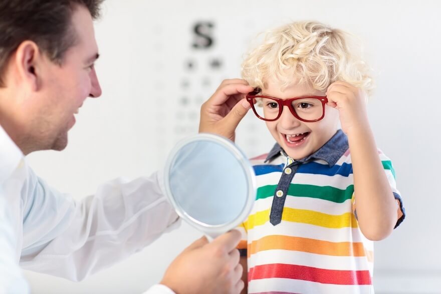 5 conseils pour protéger la santé des yeux des enfants - Être parents